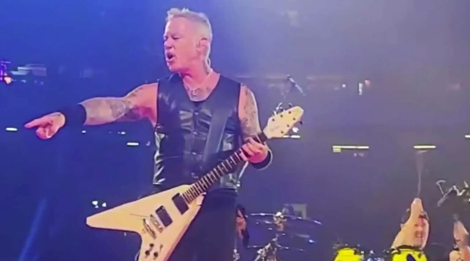 James Hetfield's Emotional Tribute To AC/DC Singer - Alternative Nation