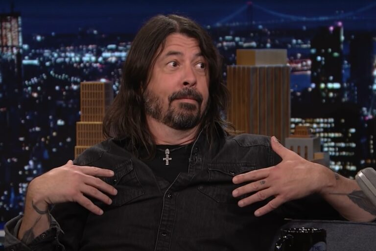 Dave Grohl Was Punched In Face By Famous Rocker - Alternative Nation