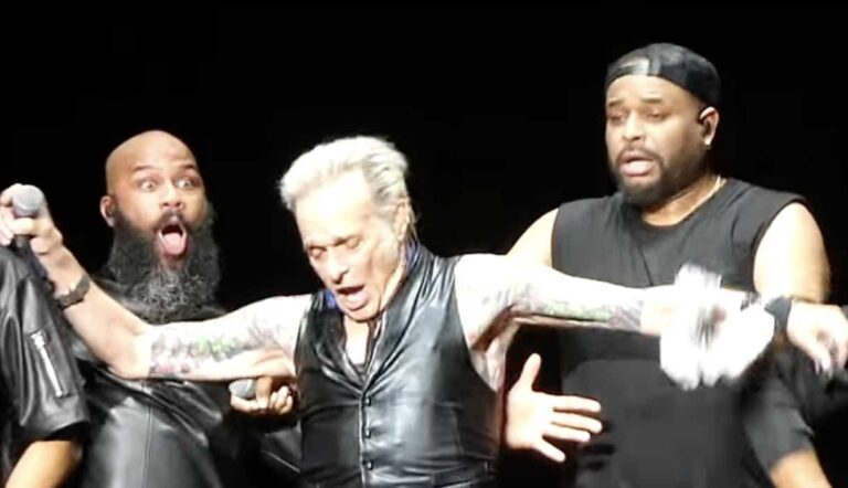 Paul Stanley Defends David Lee Roth Performance - Alternative Nation