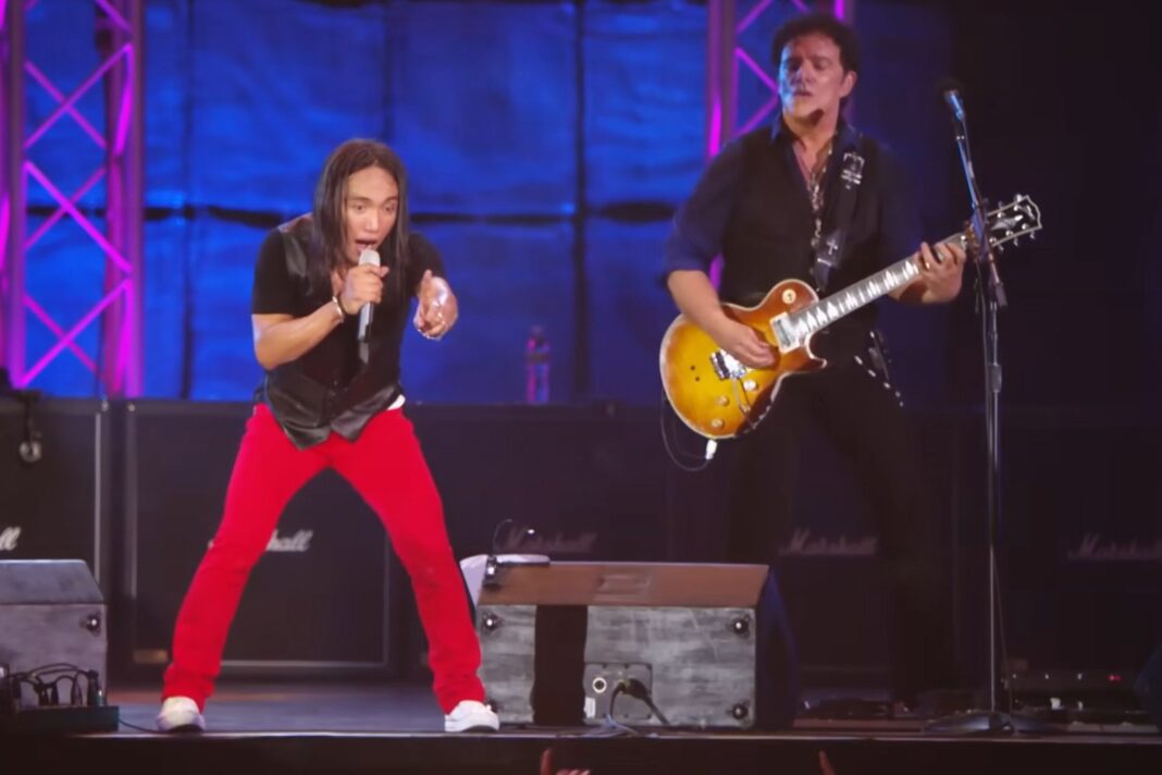 Journey Accused Of Lip Syncing To Steve Perry's Voice - goldmarkvinyl